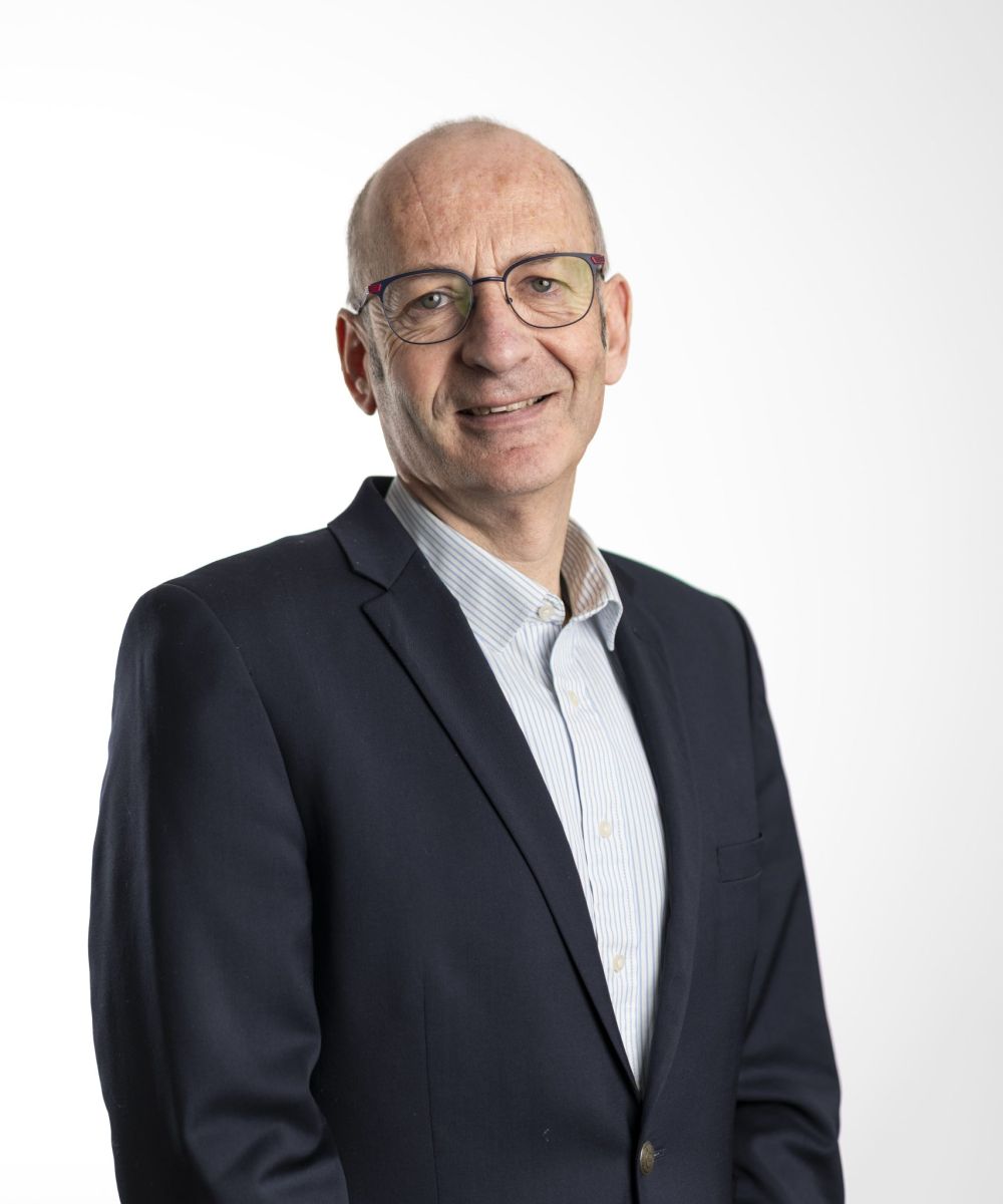 Les candidats de la liste Angers pour vous avec Christophe Béchu ...